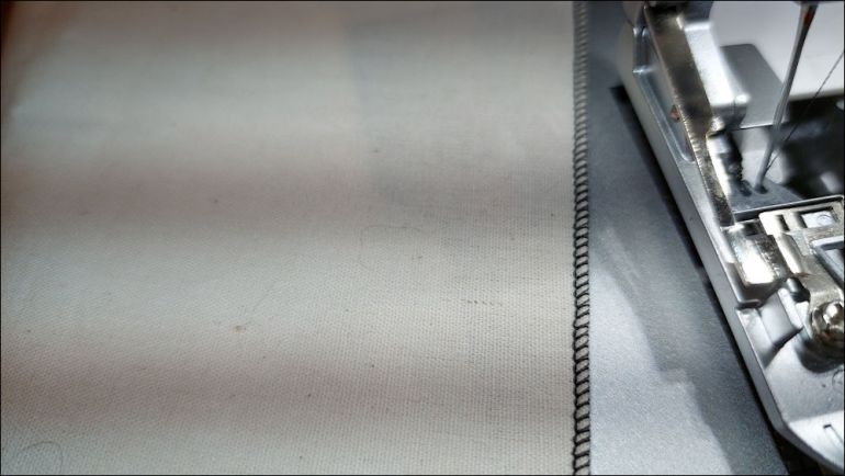 Naaien met overlock & coverlock – Naaistudio A.